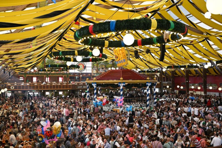 Munich Oktoberfest 2025: Your Ultimate Guide